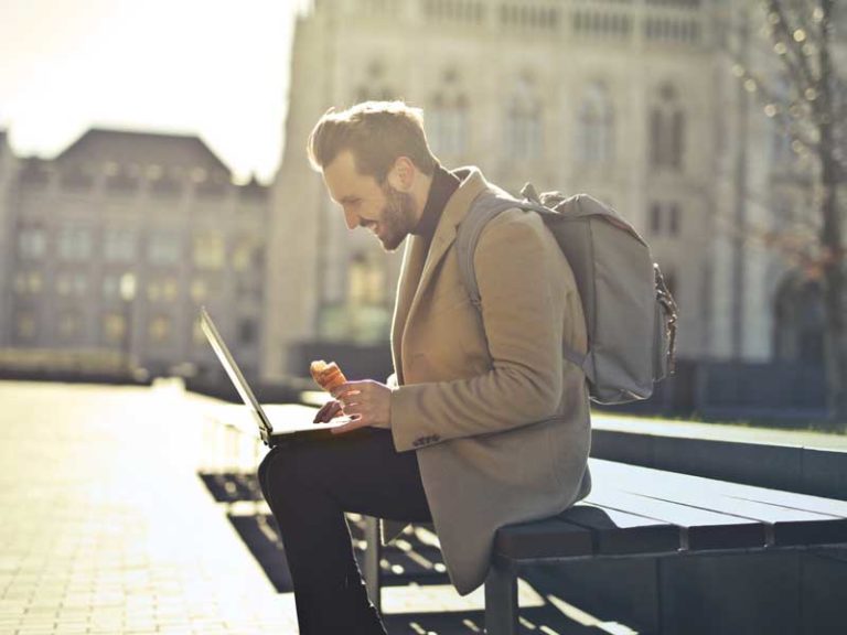 8 Best Laptops for Outdoor Use (2023) – Buyer’s Guide