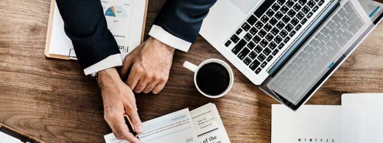 7 Best Laptops for Investment Banking in 2024 + Buyer’s Guide